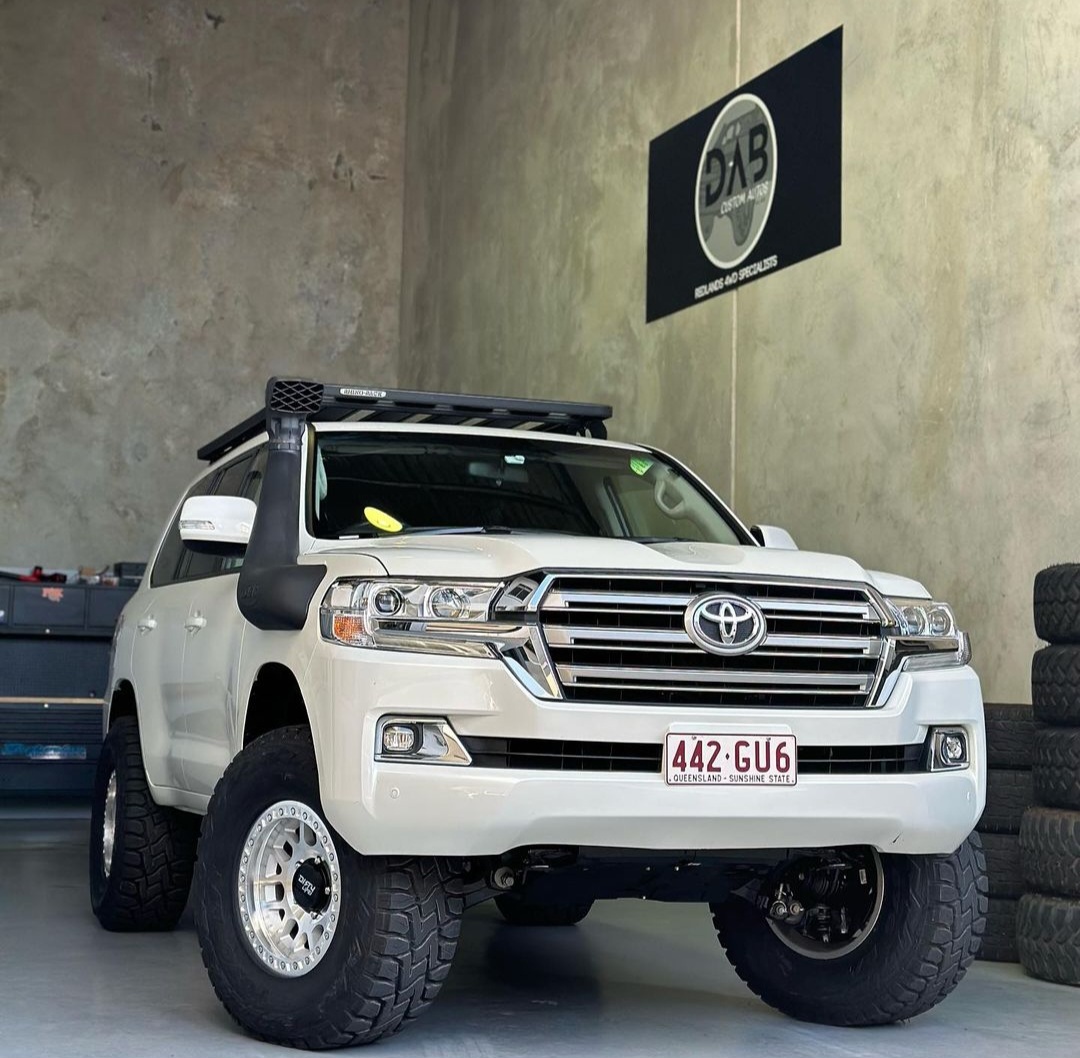 Landcruiser 200 Series GX / GXL (2015-Current) | Dirty Life Race Wheels
